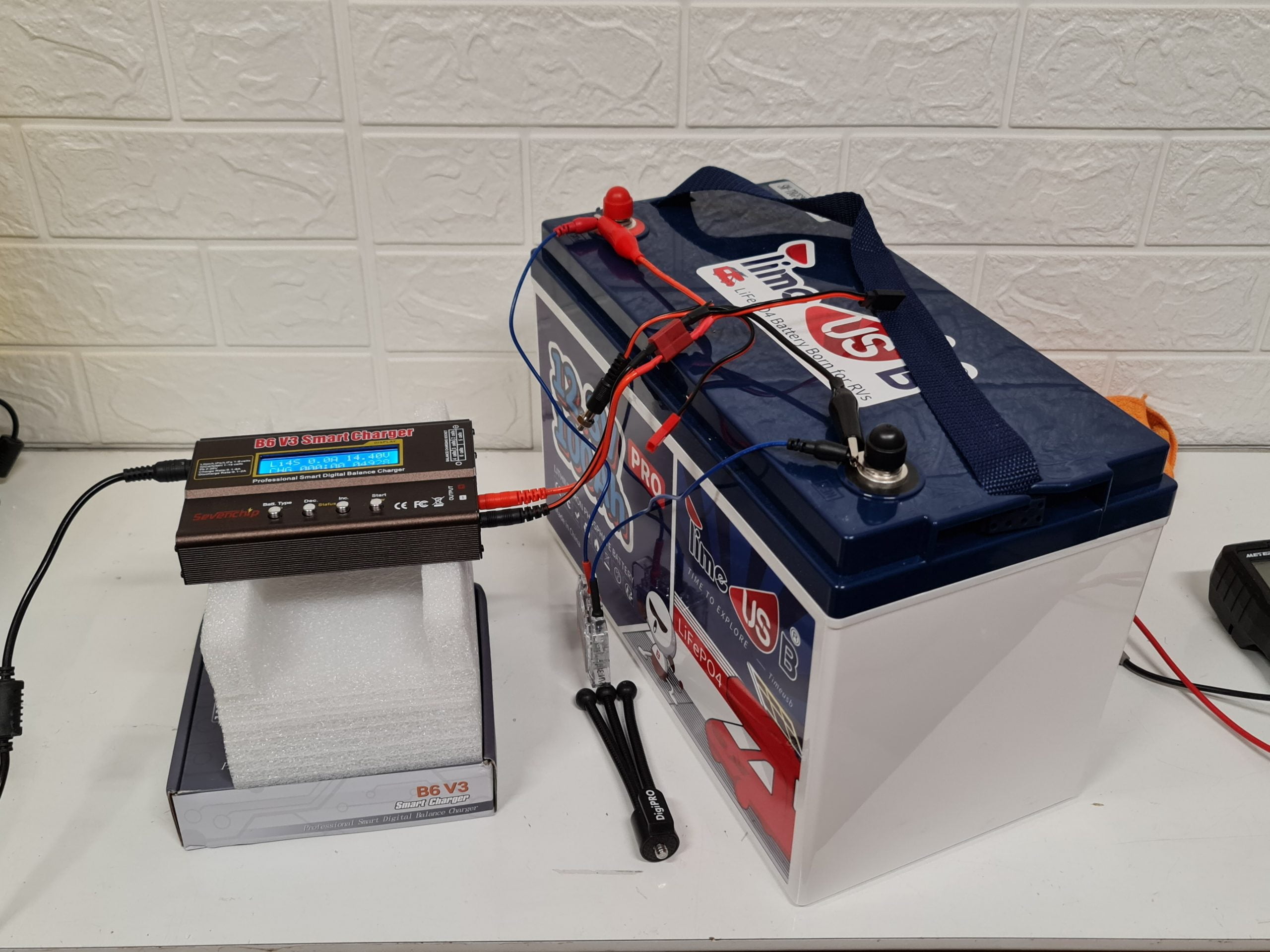 Tabla de voltajes de LiFePO4 para 3.2V, 12V, 24V y 48V - mejorsolar.com